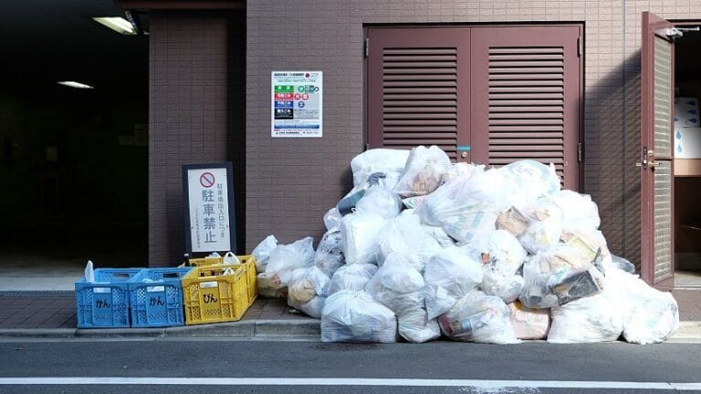 Trash and Recycling in Japan: How the Country Keeps Its Streets ...